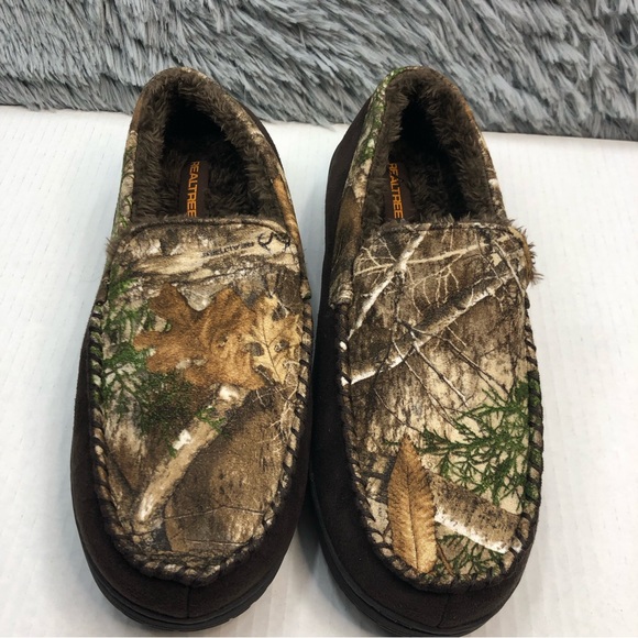 Realtree | Shoes | Realtree Memory Foam Camo Faux Fur Moccasin House ...